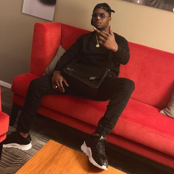 La chemise Versace portée par Ninho sur son compte Instagram | Spotern