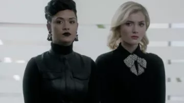Esme Frost (played by Skyler Samuels) outfits on The Gifted