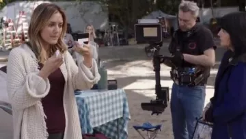 Megan Morrison (played by Christine Evangelista) outfits on The Arrangement