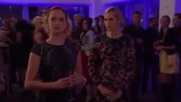 Vanessa Abrams (played by Jessica Szohr) outfits on Gossip Girl