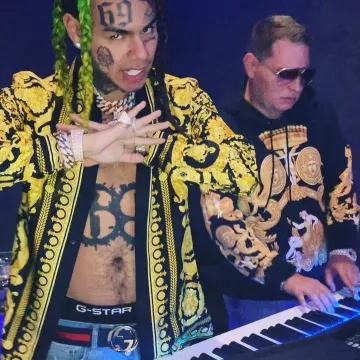 6ix9ine: Clothes, Outfits, Brands, Style and Looks | Spotern