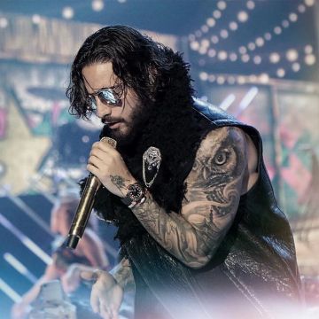 Chain Neck­lace worn by Maluma on his Instagram account @maluma | Spotern