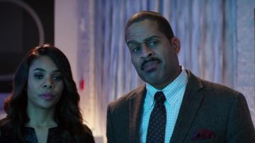 Ron (played by Leland L. Jones) outfits on Shaft