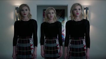 Esme Frost (played by Skyler Samuels) outfits on The Gifted