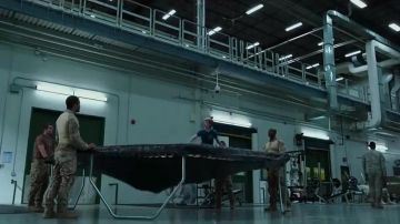 Matty Van Patten (played by Matt Lintz) outfits on Pixels