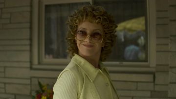 Nancy Tench (played by Stacey Roca) outfits on Mindhunter