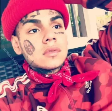 6ix9ine: Clothes, Outfits, Brands, Style and Looks | Spotern