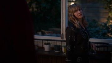 Elsa Gardner (played by Jennifer Jason Leigh) outfits on Atypical