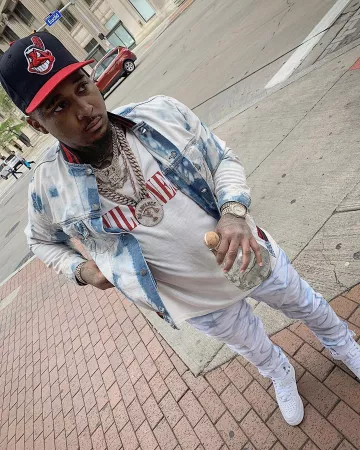 Instagram doeboy: Clothes, Outfits, Brands, Style and Looks | Spotern