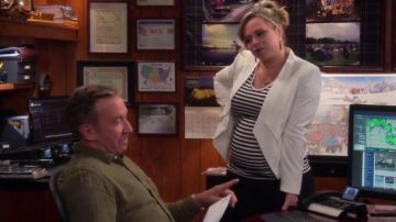 Kristin Baxter (played by Amanda Fuller) outfits on Last Man Standing