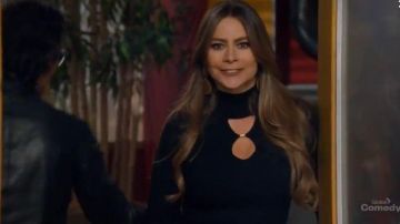 Gloria Delgado-Pritchett (played by Sofía Vergara) outfits on Modern Family