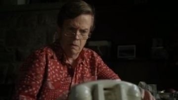 Echa un vistazo al guardarropa de Biff Simpson (interpretado por Dylan ...