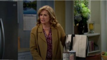 Vanessa Baxter (played by Nancy Travis) outfits on Last Man Standing