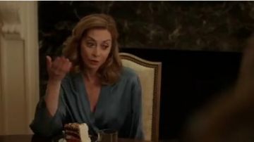 Laura Van Kirk (played by Sharon Lawrence) outfits on Dynasty