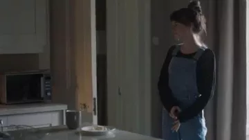 Normal People: Clothes, Outfits, Brands, Style and Looks | Spotern