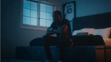 Lil Tjay - Ice Cold (Official Video): Clothes, Outfits, Brands, Style ...
