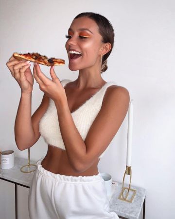 Le collier de Chloé Bleinc sur son compte Instagram | Spotern