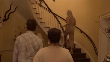 Gold roses head crown worn by Rose (Caroline Arapoglou) in Outer Banks ...