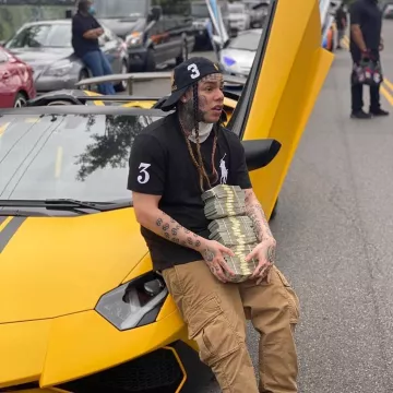 6ix9ine: Clothes, Outfits, Brands, Style and Looks | Spotern