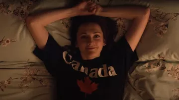 George (played by Charlotte Ritchie) outfits on Feel Good