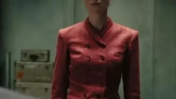 Kat (played by Elizabeth Debicki) outfits on Tenet