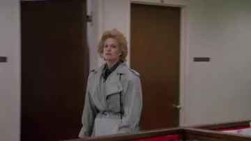 Tess McGill (played by Melanie Griffith) outfits on Working Girl