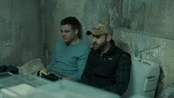 Mike (played by Ben Foster) outfits on The Contractor