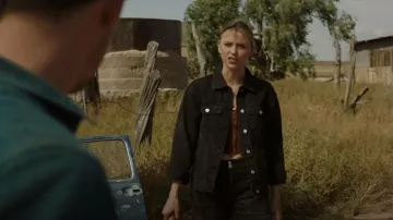 Jenna Cameron (played by Riley Voelkel) outfits on Roswell, New Mexico