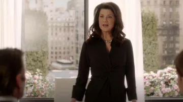 Sonya Jackson (played by Daphne Zuniga) outfits on Dynasty