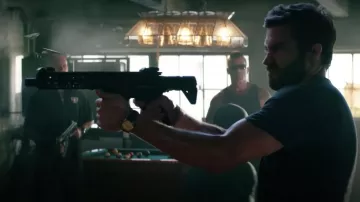 Danny Sharp (played by Jake Gyllenhaal) outfits on Ambulance