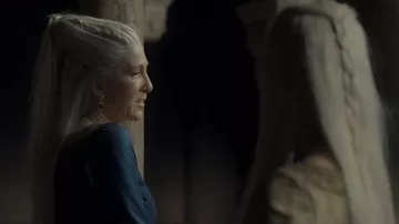 Princess Rhaenys Targaryen (played by Eve Best) outfits on House of the ...