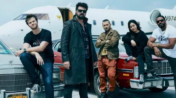 Billy Butcher (played by Karl Urban) outfits on The Boys