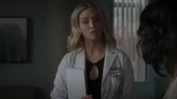 Dr. Morgan Reznick (played by Fiona Gubelmann) outfits on The Good Doctor