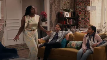 Harper Bettencourt (played by Laci Mosley) outfits on iCarly