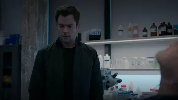 Zeke Landon (played by Matt Long) outfits on Manifest