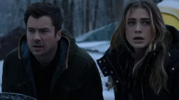 Zeke Landon (played by Matt Long) outfits on Manifest