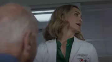 Dr. Morgan Reznick (played by Fiona Gubelmann) outfits on The Good Doctor