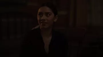 Rose Larkin (played by Luciane Buchanan) outfits on The Night Agent