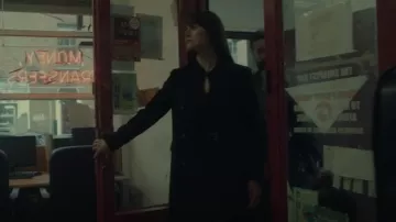 Amanda Kinsella (played by Clare Dunne) outfits on Kin