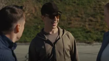 Green stone ring worn by Sandi Furness (Hope Davis) as seen in ...