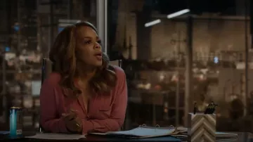 Maxine Roby (played by Paula Newsome) outfits on CSI: Vegas