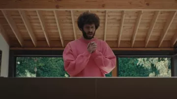Dave (played by Lil Dicky) outfits on DAVE