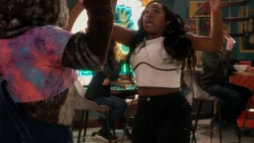 Harper Bettencourt (played by Laci Mosley) outfits on iCarly