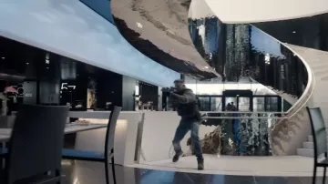 Tyler Rake (played by Chris Hemsworth) outfits on Extraction 2