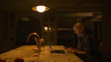 Full Circle: Clothes, Outfits, Brands, Style and Looks | Spotern