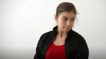 Gucci El­bow Pad Em­broi­dered Lo­go Jack­et worn by Miriam Haart as ...