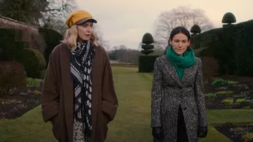 Maya Stern (played by Michelle Keegan) outfits on Fool Me Once