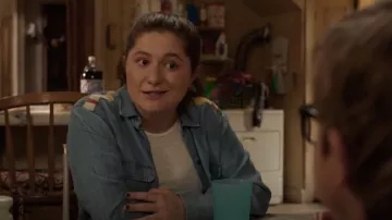 Debbie Gallagher (played by Emma Kenney) outfits on Shameless