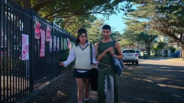 Darren Rivers (played by James Majoos) outfits on Heartbreak High