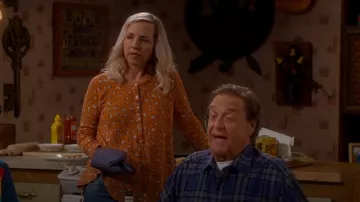 The Conners: Clothes, Outfits, Brands, Style and Looks | Spotern